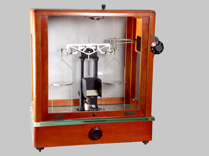 Balance de précision de type Trébuchet - Conservatoire du Patrimoine ...