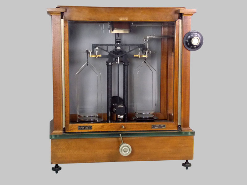 Balance de précision de type Trébuchet - Conservatoire du Patrimoine ...